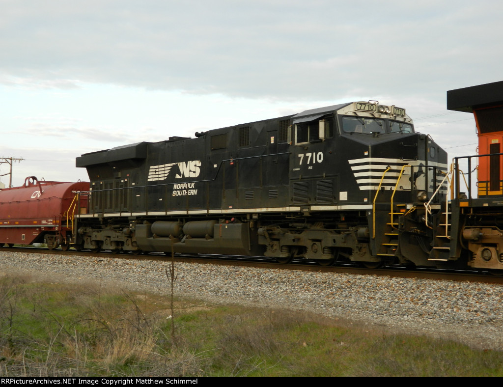 NS 7710